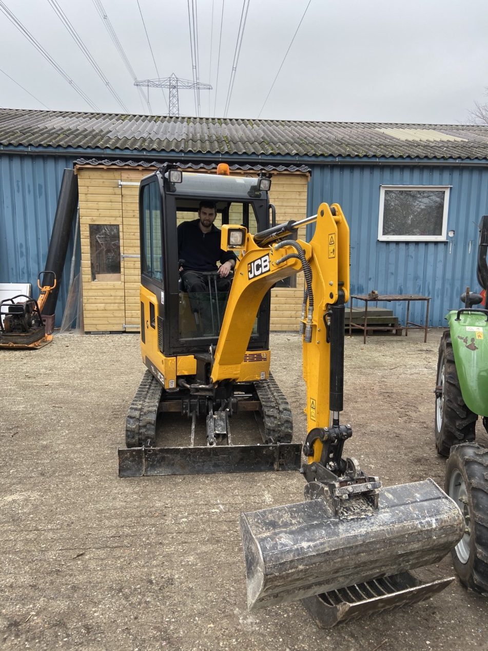 JCB 19 C-1 PP minigraafmachine voor Rolfers Groentechniek en ...