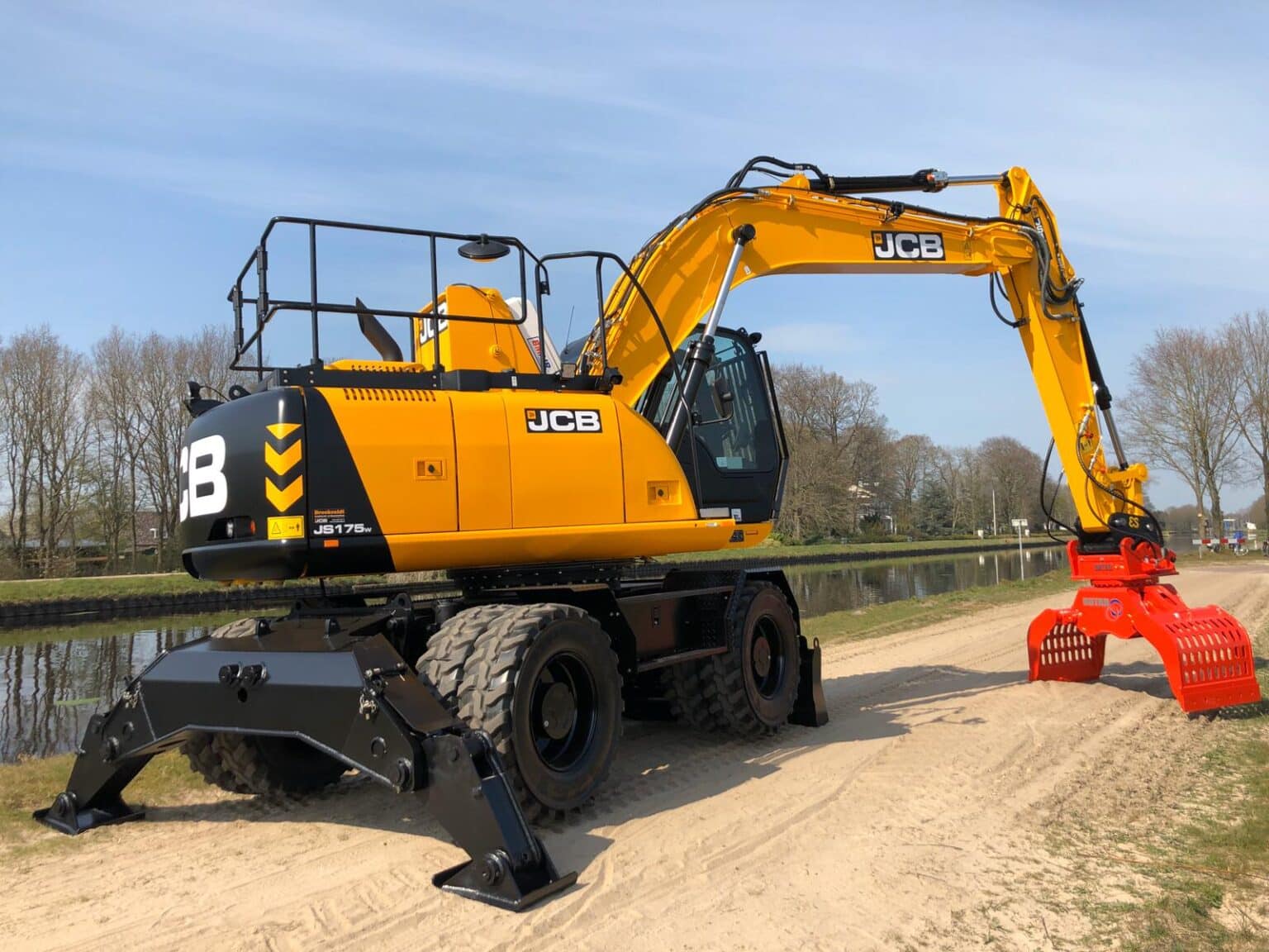 JCB JS 175W HRC afgeleverd aan TMS in Noordhorn. - JCB Broekveldt