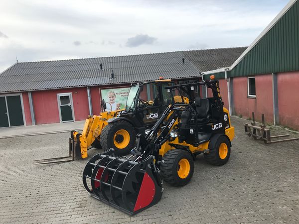 JCB 403 SMART POWER AFGELEVERD AAN PLUIMVEEBEDRIJF HUISMAN. - JCB ...