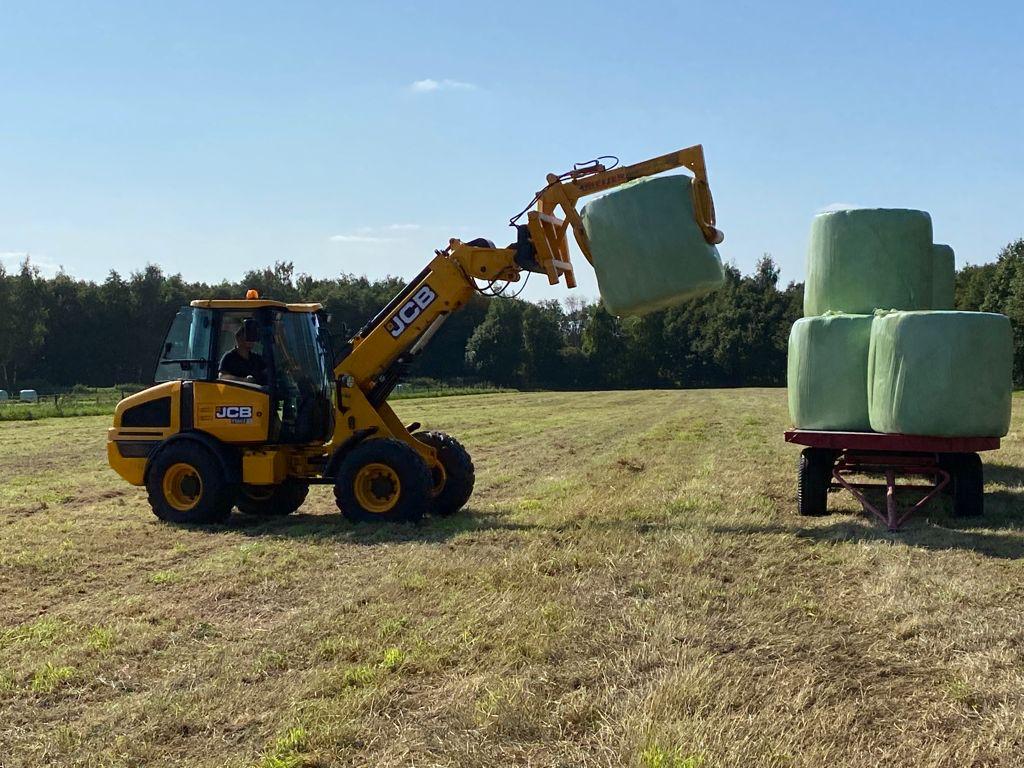 JCB Telemaster TM 180 Stage V voor Stal Tornesch BV in Kropswolde - JCB ...