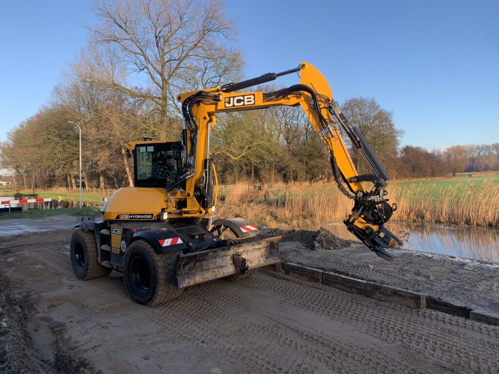 JCB Hydradig 110W voor Koopman Infra in Raalte - JCB Broekveldt